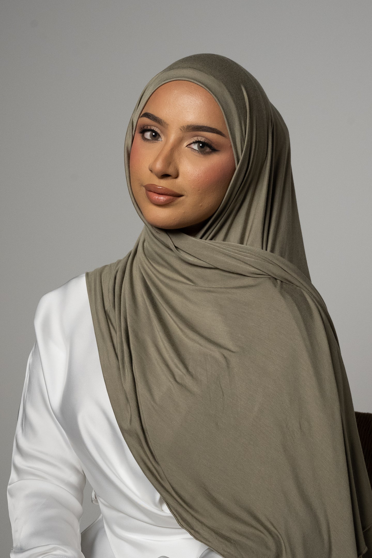 Instant Jersey Hijab - Dark Shades - Shawls for Women Australia - Modelle