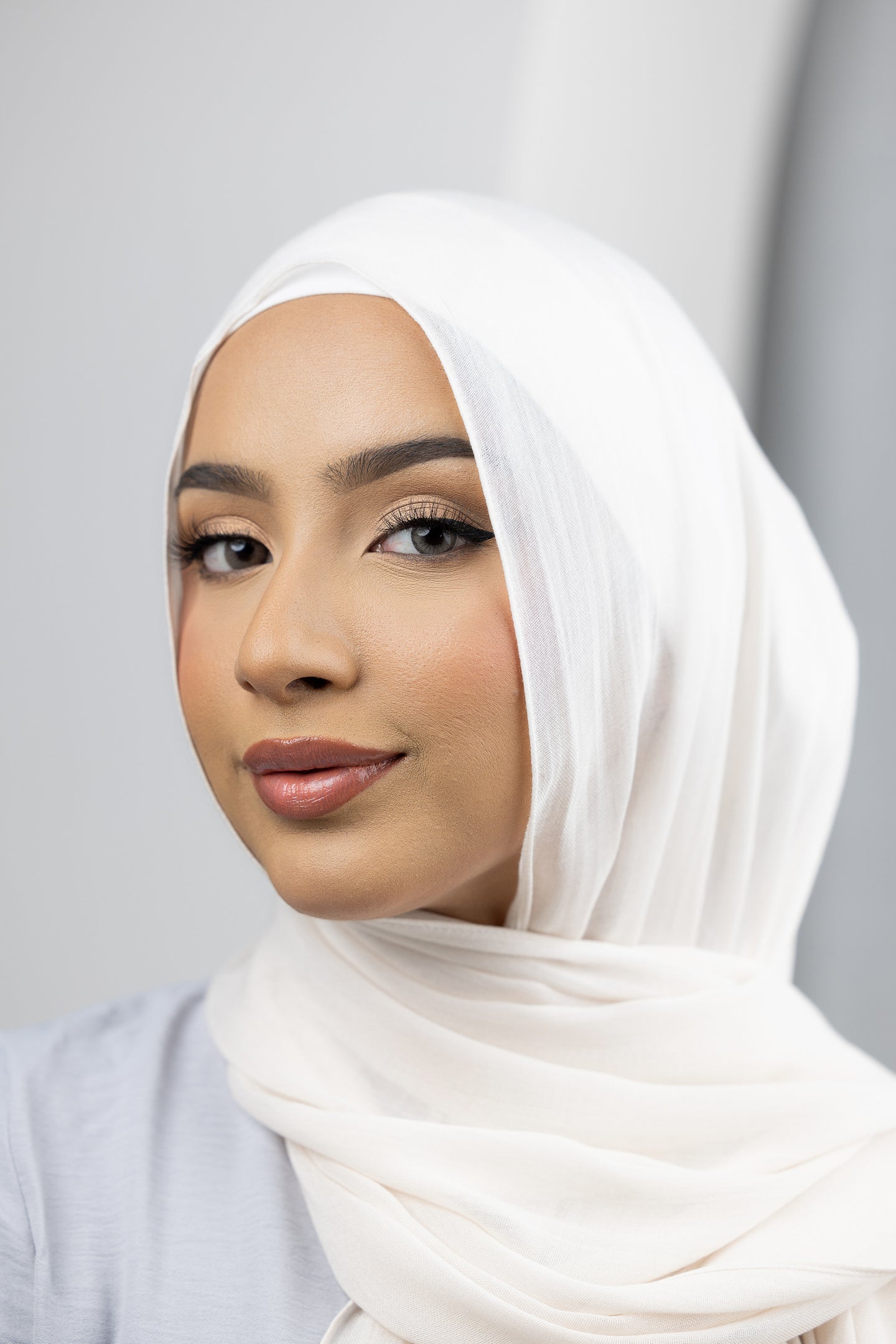 Deluxe Modal Shawl - Shades of White - Scarves for Women - Modelle