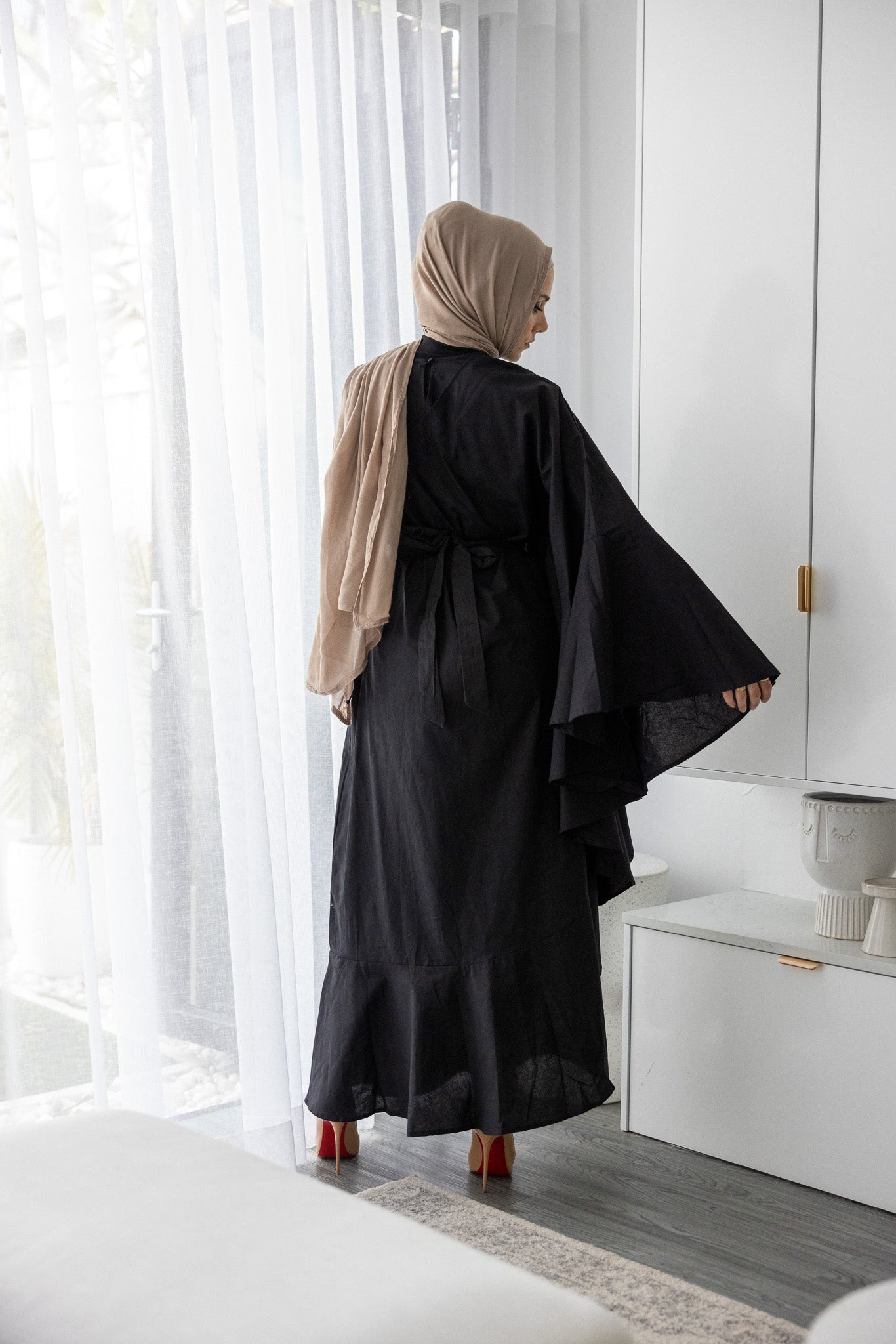 Abayas for Women - Lilith Detailed Dress | Modelle
