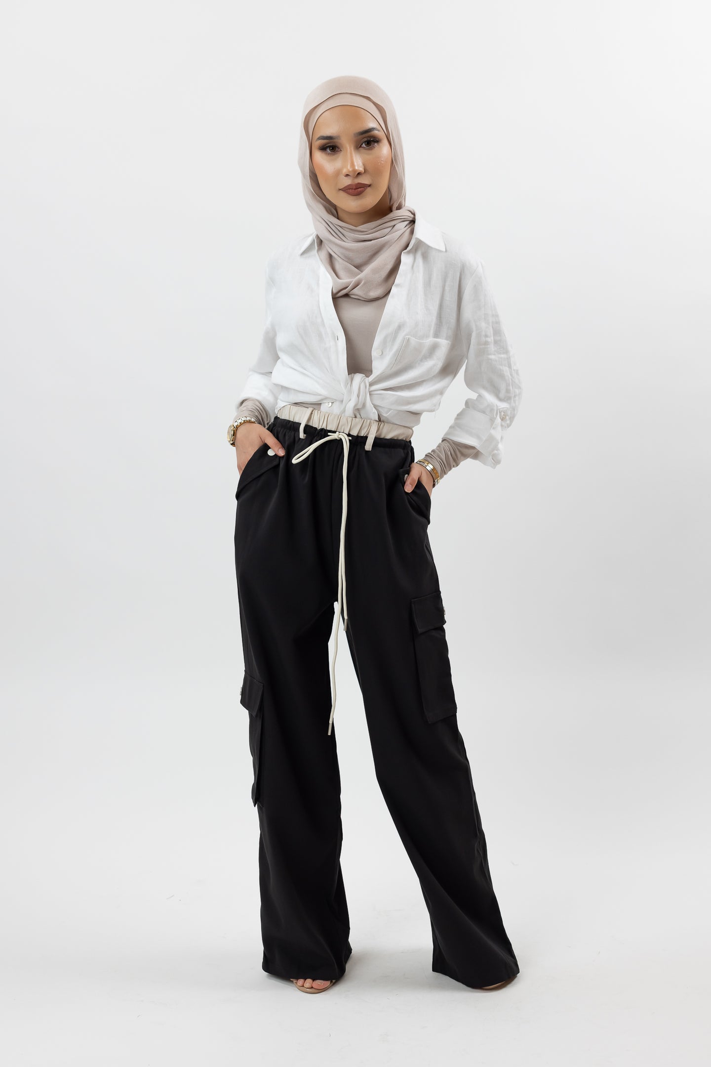 Contrast Combat Pants - Women's Cargo Pants - Modelle