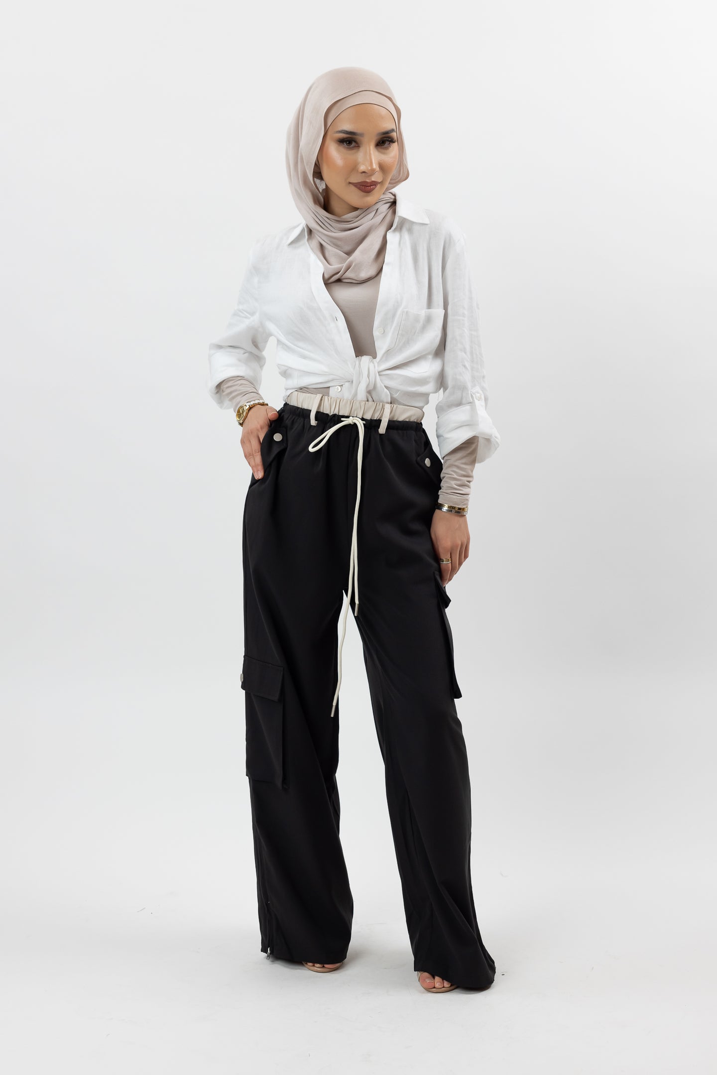 Contrast Combat Pants - Women's Cargo Pants - Modelle