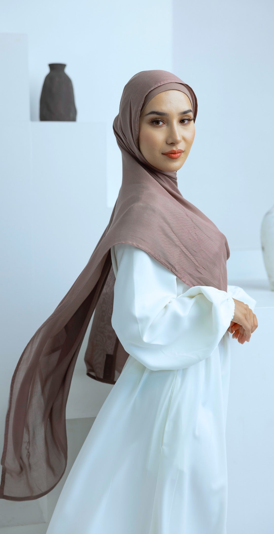 Sahara Edit: Earthy Tones & Modest Dresses | Modelle